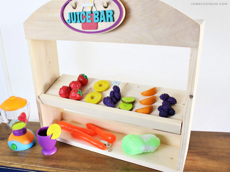 DIY Puppet Theater and Shop Stand in One - Jaime Costiglio