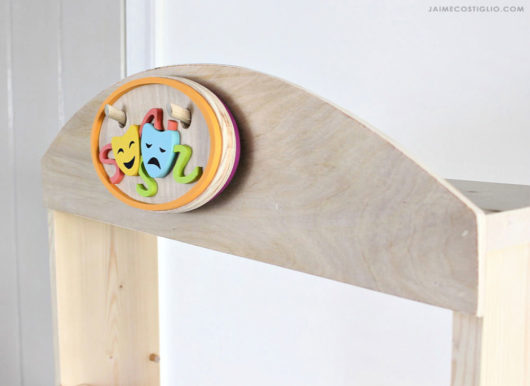 DIY Puppet Theater and Shop Stand in One - Jaime Costiglio