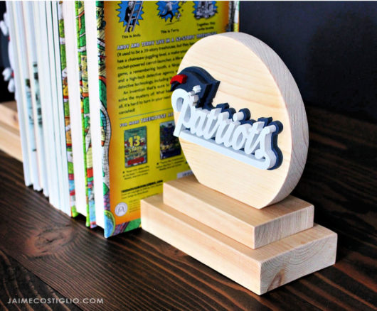 DIY Scrolled Bookends (Boston team logos) - Jaime Costiglio