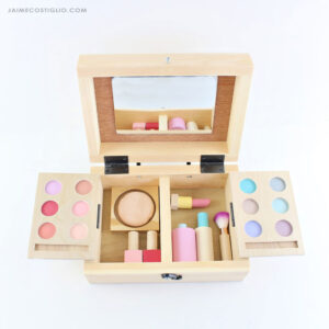 DIY Play Beauty Box Vanity - Jaime Costiglio