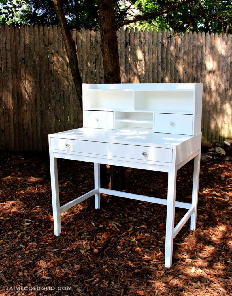 Simple Modern Desk with Plans - Jaime Costiglio