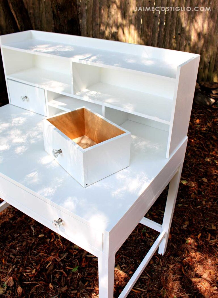 Simple Modern Desk with Plans - Jaime Costiglio