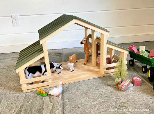 DIY Kids Play Barn - Jaime Costiglio